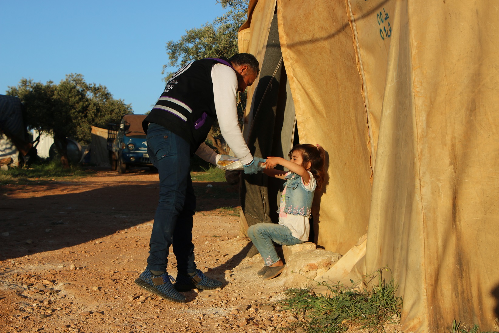 Provide Food for Syrian Refugees | LaunchGood