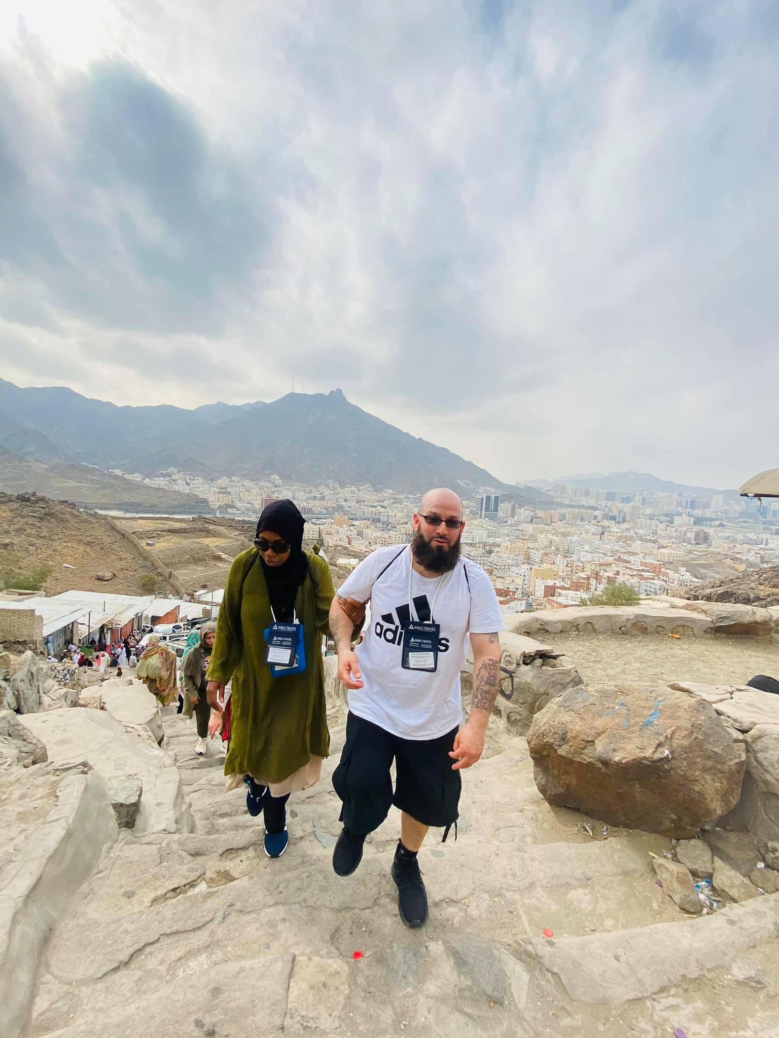 Umrah For Muslim Reverts | LaunchGood | LaunchGood