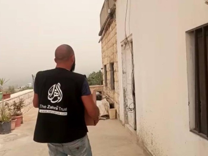 Humanitarian Crises with Shaykh Azhar | LaunchGood | LaunchGood