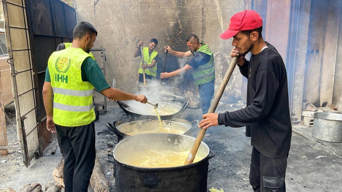 Help Us Serve 100,000 Hot Meals in Gaza | LaunchGood | LaunchGood