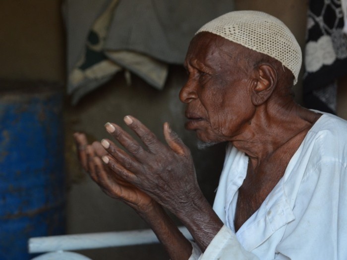 Sheikh Alaa Elsayed: Meals for the Needy | LaunchGood | LaunchGood