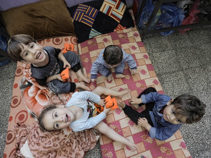 Palestine refugees need you this winter! Provide cash assistance to ...